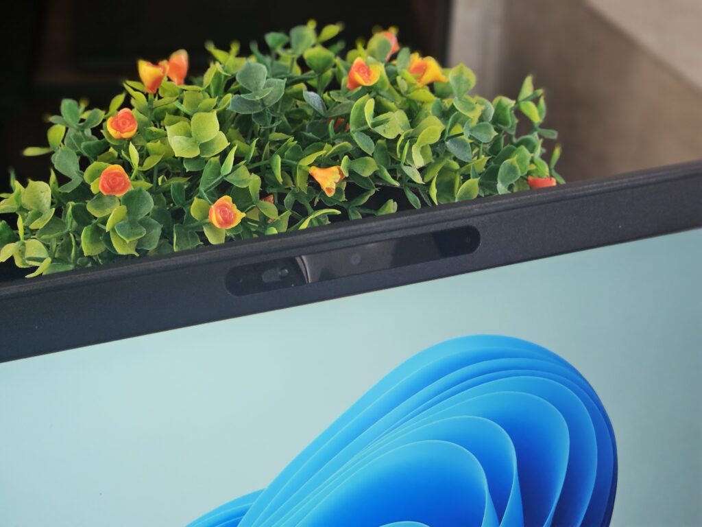 Dell Latitude 5500 (Core i7 8665U - 8th Gen ) (15.6-inch FHD) (8GB RAM ...