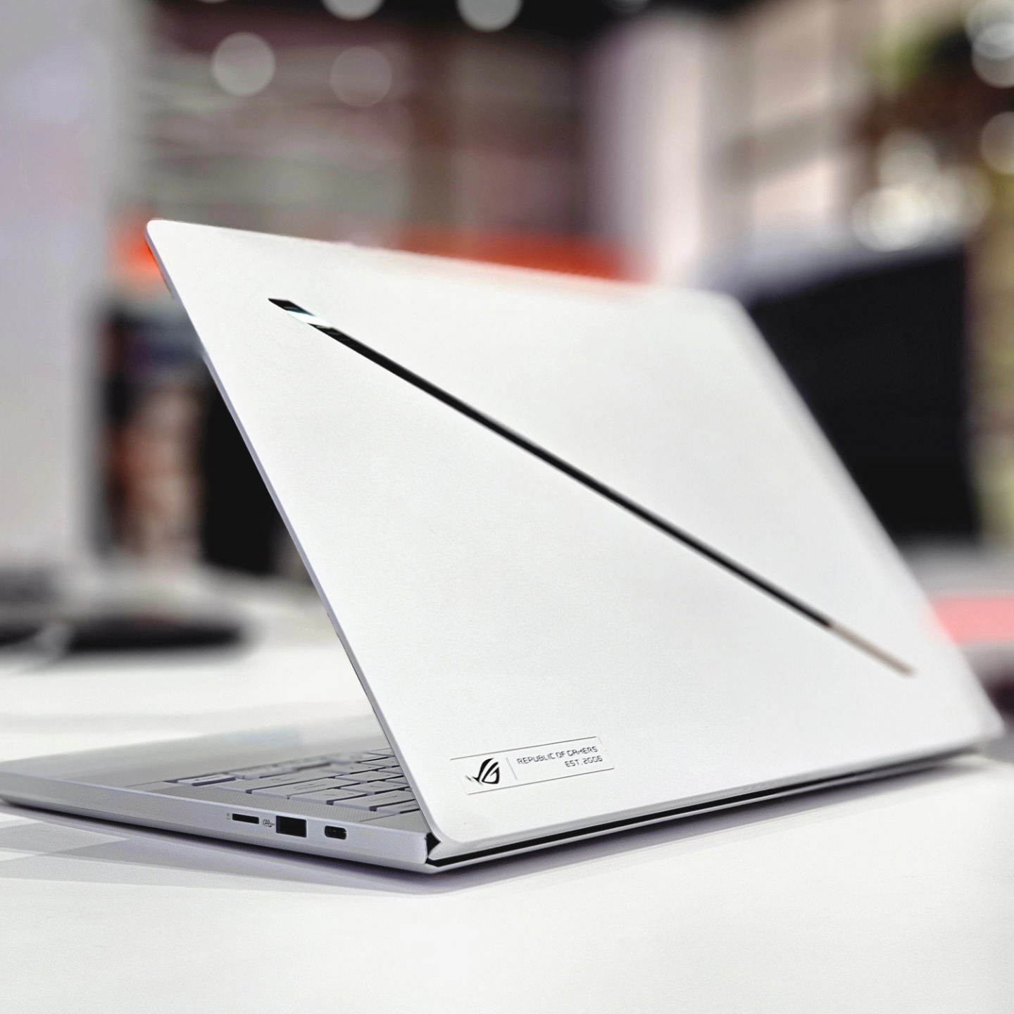 {Brand New} ASUS ROG Zephyrus G14 GA403UM (Ryzen 9 270 - 15th Gen) (RTX ...